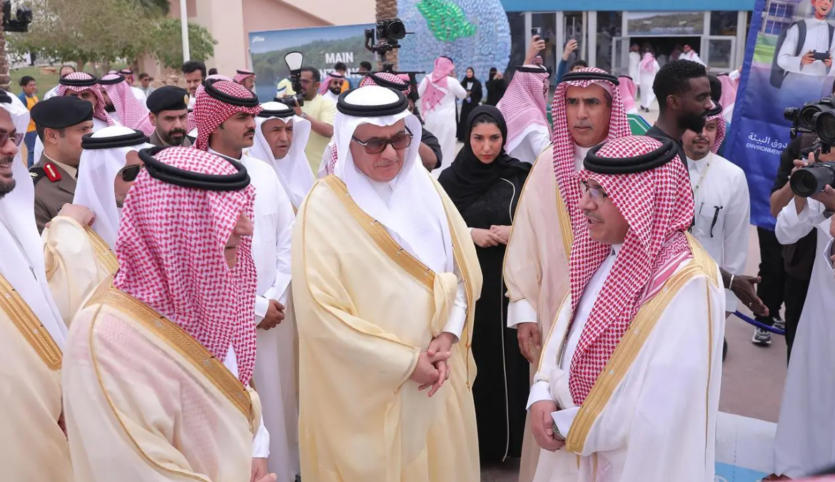 وزير البيئة السعودي يدشّن “مبادرة القائد الأخضر” لتعزيز الوعي البيئي ...
